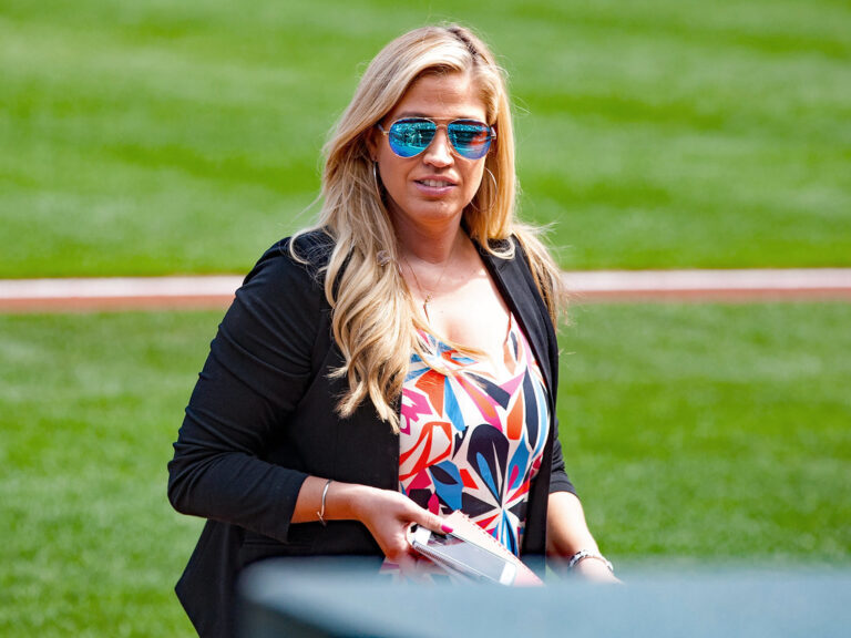 Meredith Marakovits Wiki, Facts, Education, Life, Age, Height, Net Worth