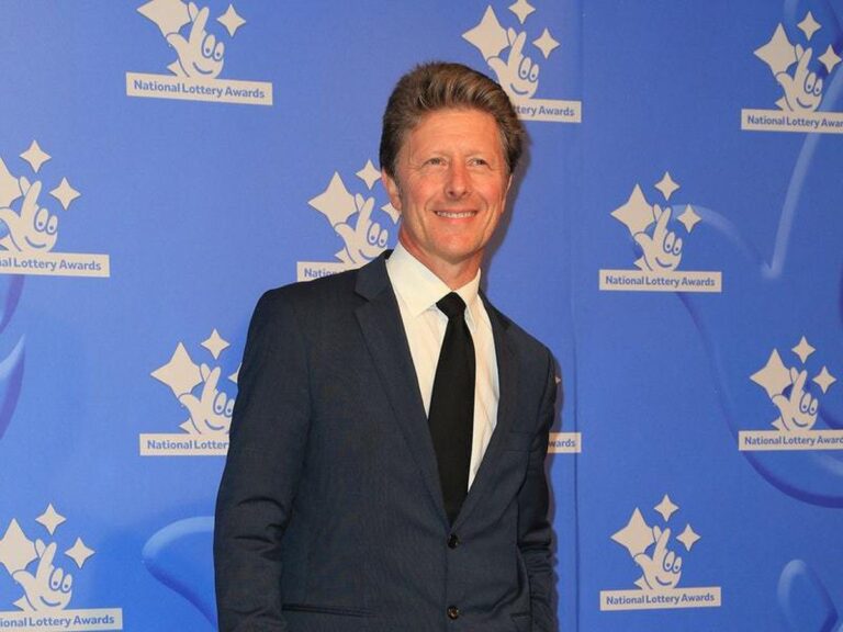 Charlie Stayt Bio, Facts, Age, Height, Salary, Hair, Net Worth, Wife ...