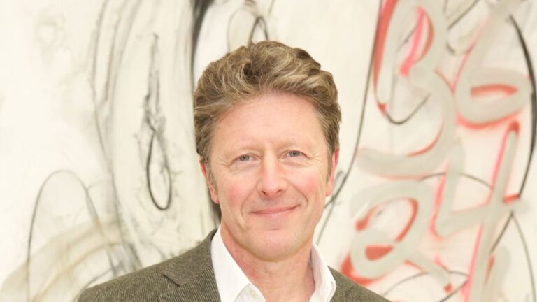 Charlie Stayt Bio, Facts, Age, Height, Salary, Hair, Net Worth, Wife ...