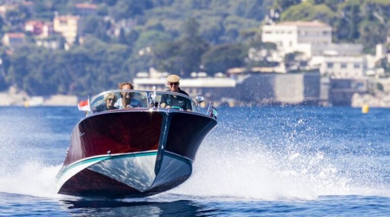 The Allure Of Chris-craft Boats: A Classic Icon Of American Boating ...