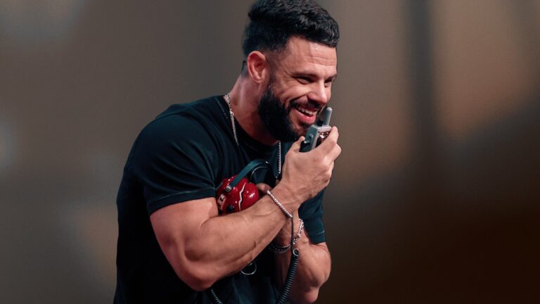 Steven Furtick Net Worth 2024, Age, Height, Wife, Family, House, Bio-Wiki