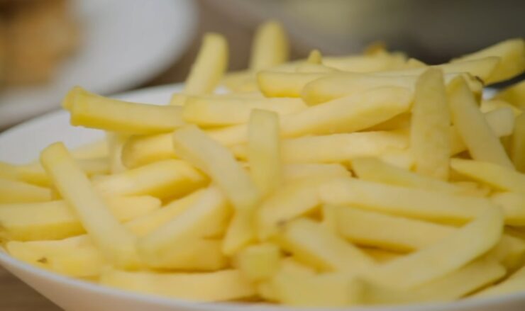 Boost Your Eyelash Growth: Best Foods to Eat for Quicker Results ...