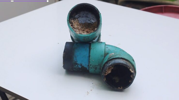 Common Sewer Problems: When to Call a Repairer